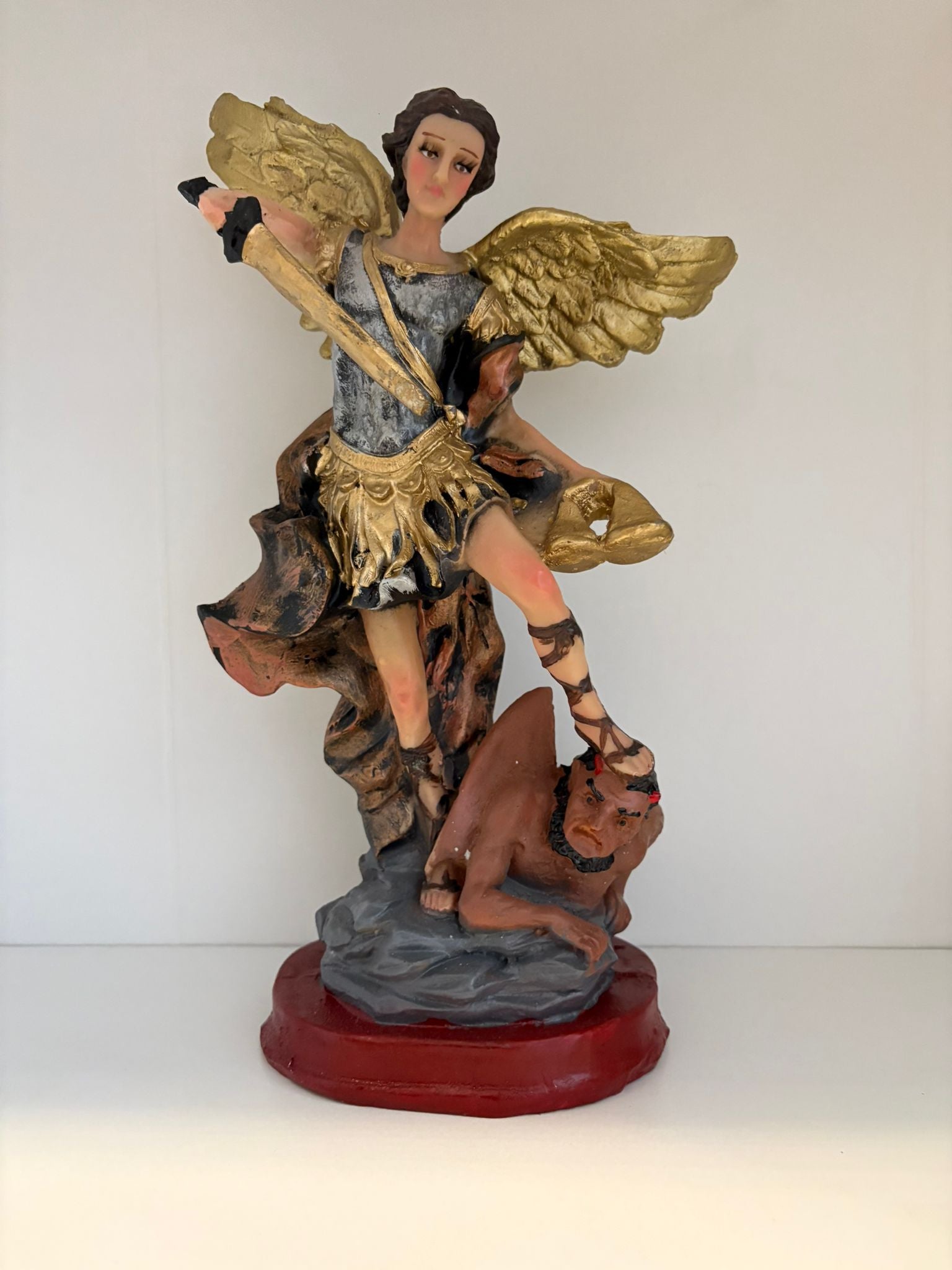 Figura San Miguel Arcángel – Manto Blanco